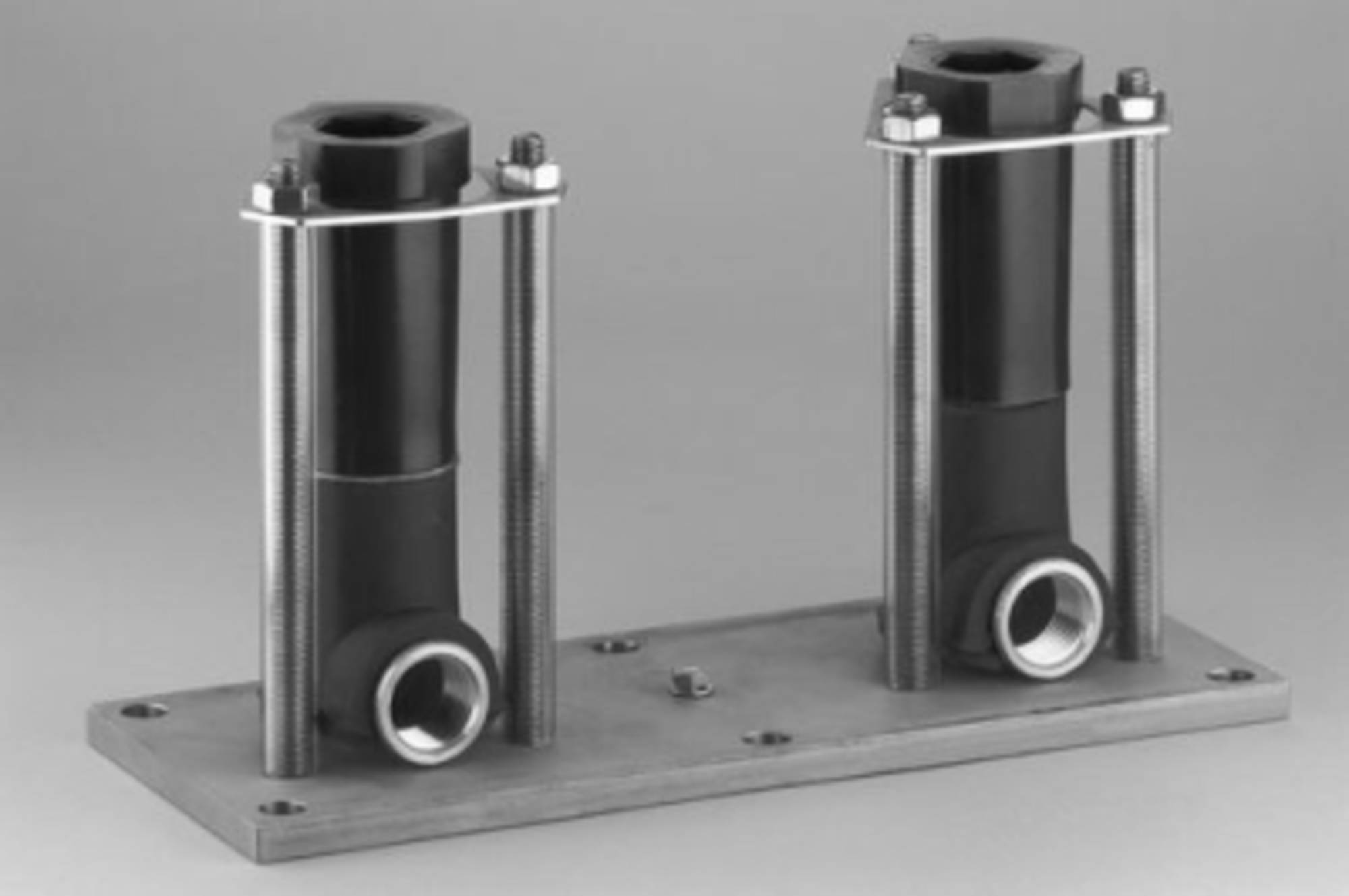 Dornbracht Bodembevestiging inbouw - Saniweb.nl